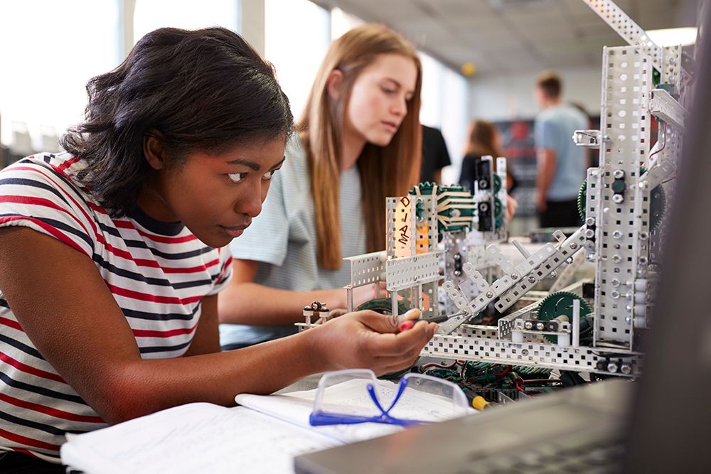 Women and girls in STEM: BAE Systems | No Limits - Innovate UK